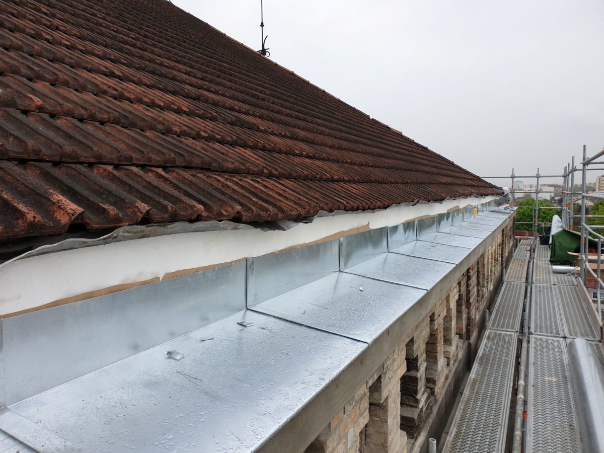 Rénovation d'un chéneau à l'anglaise sur batiment classé - Domingues ...